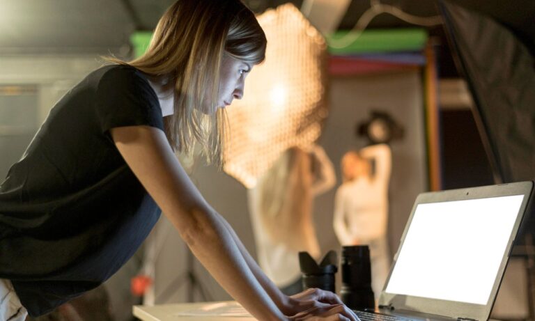 Internet Chicks: Women Creators Redefining the Online Space